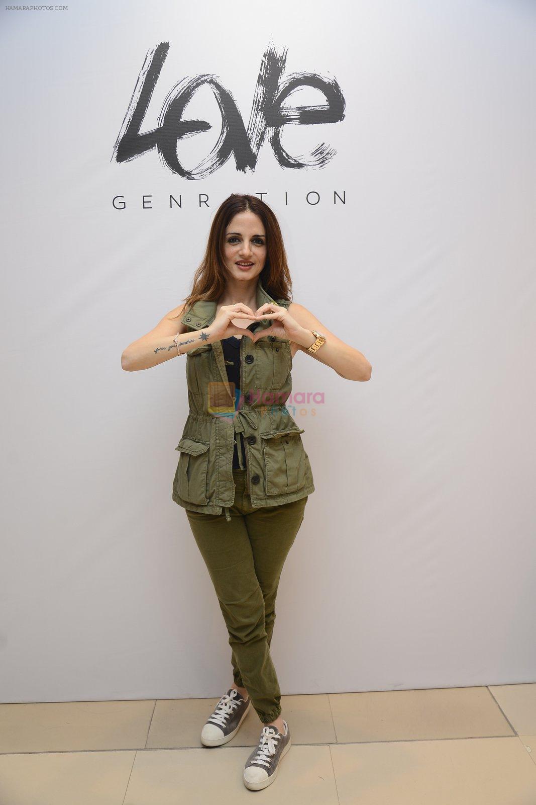 Suzanne Khan at Love Generation launch at Shoppers Stop on 7th Oct 2016 ...