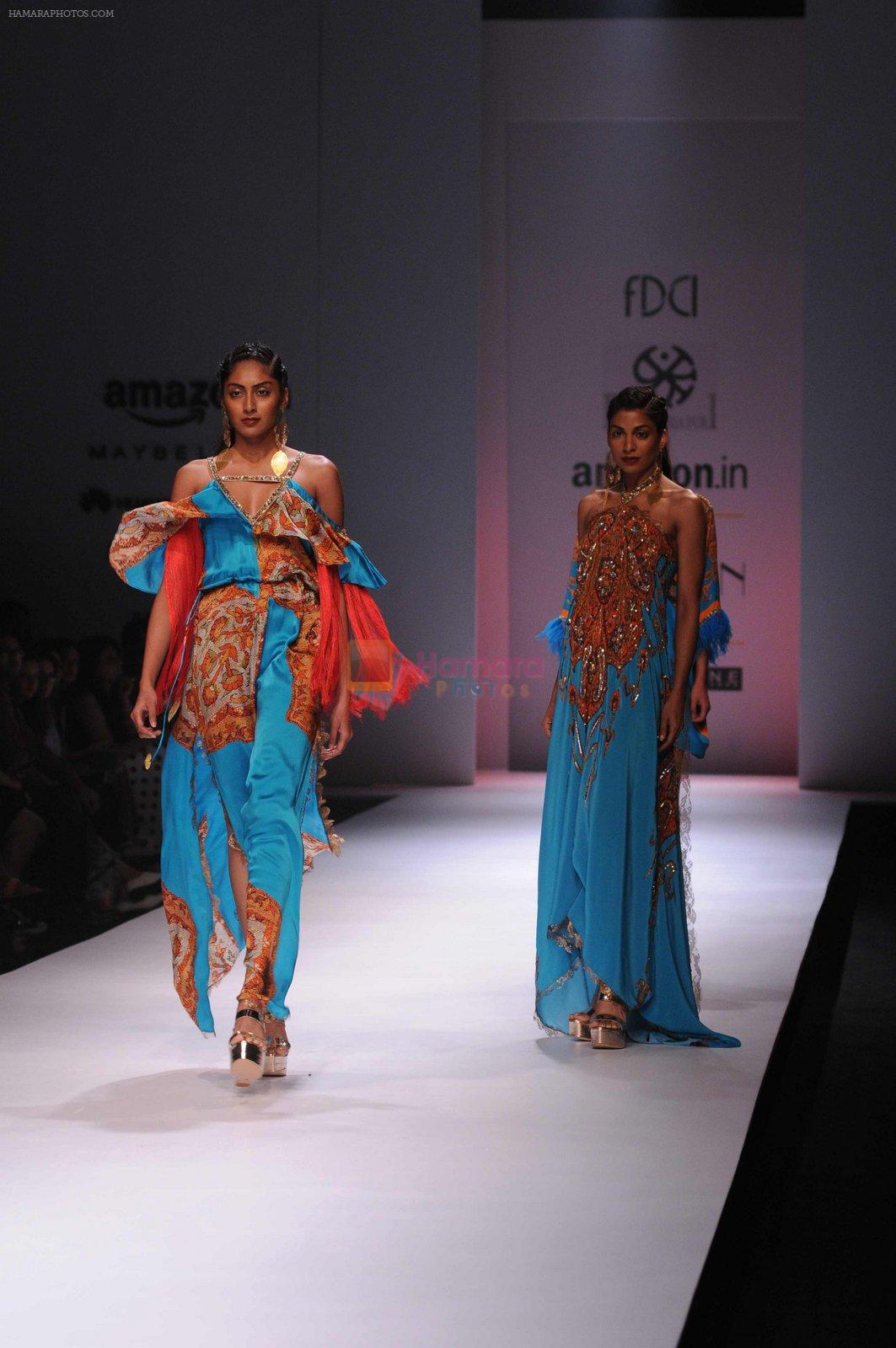 Model walk the ramp for Pria Kataria's show at Amazon India Fashion ...