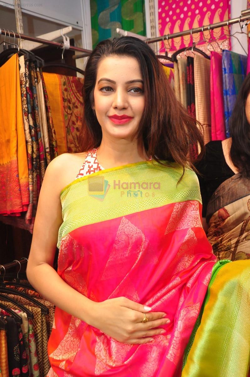 Deeksha Panth Photoshoot / Deeksha Panth - Bollywood Photos