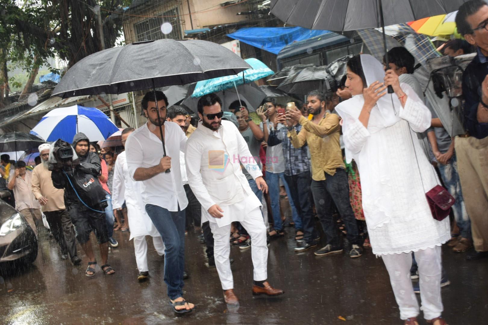 Saif Ali Khan at Shashi Kapoor Funeral on 4th Nov 2017 / Saif Ali Khan ...