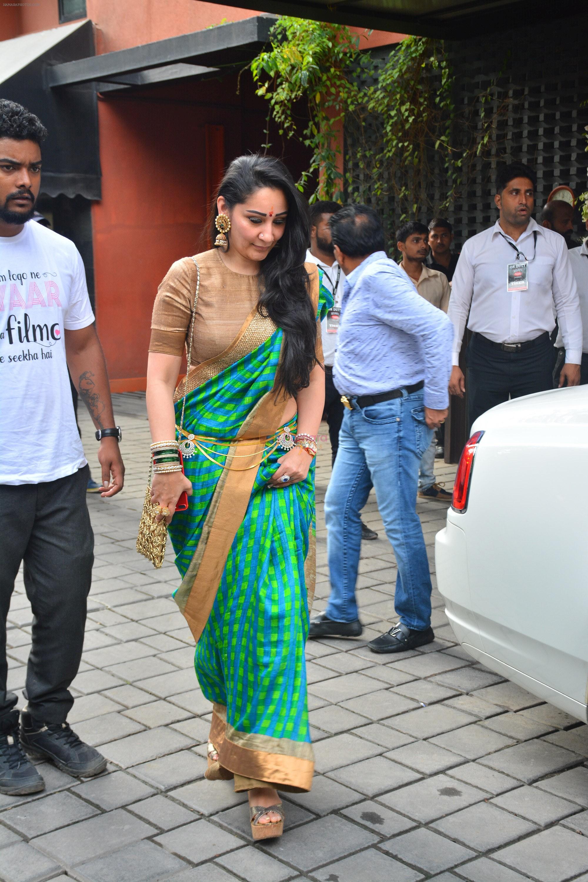 Manyata Dutt at Arpita Khan's Ganpati Immersion at bandra on 14th Sept ...