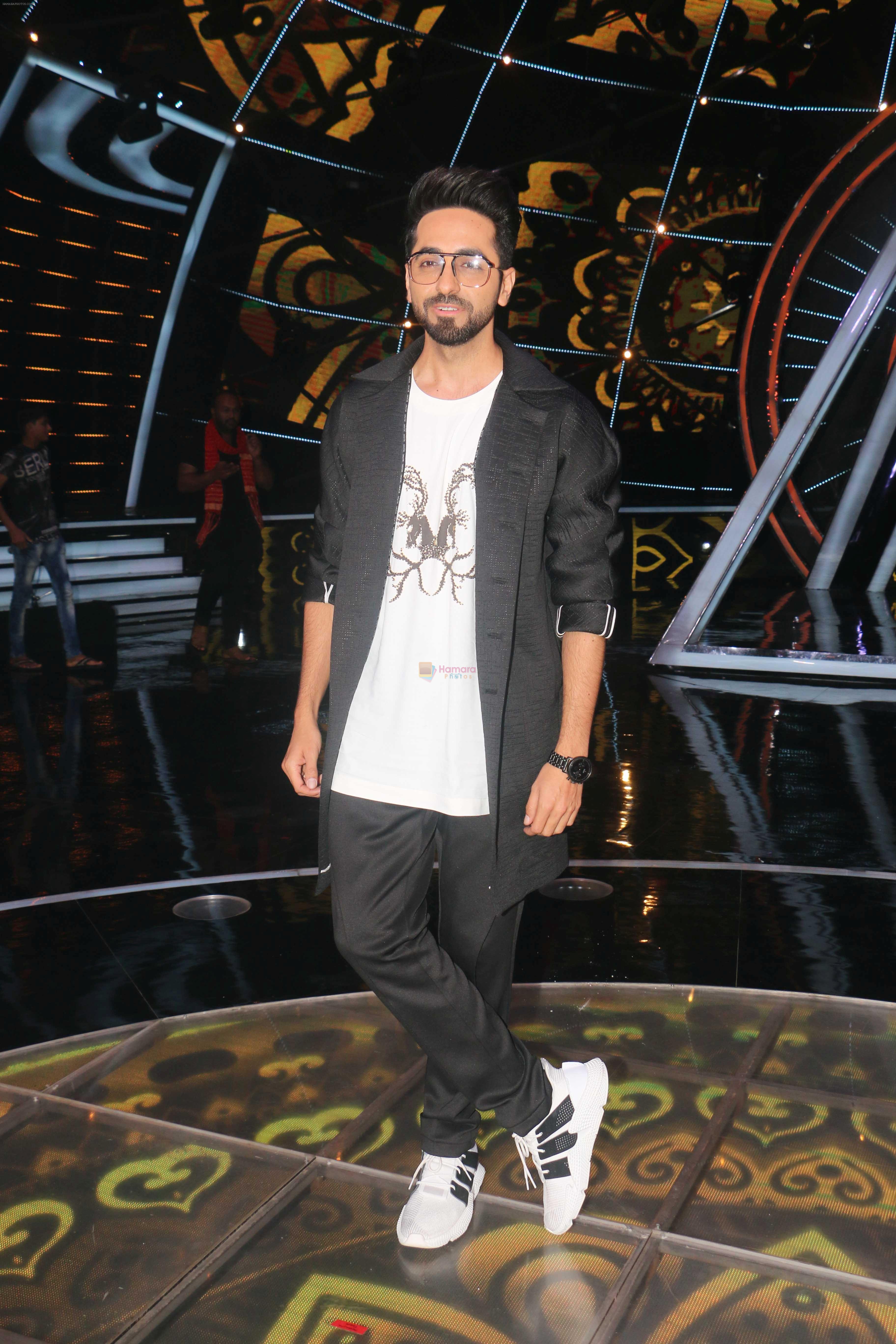 Ayushman Khurana on Indian Idol set at Yashraj studio in andheri on 8th ...