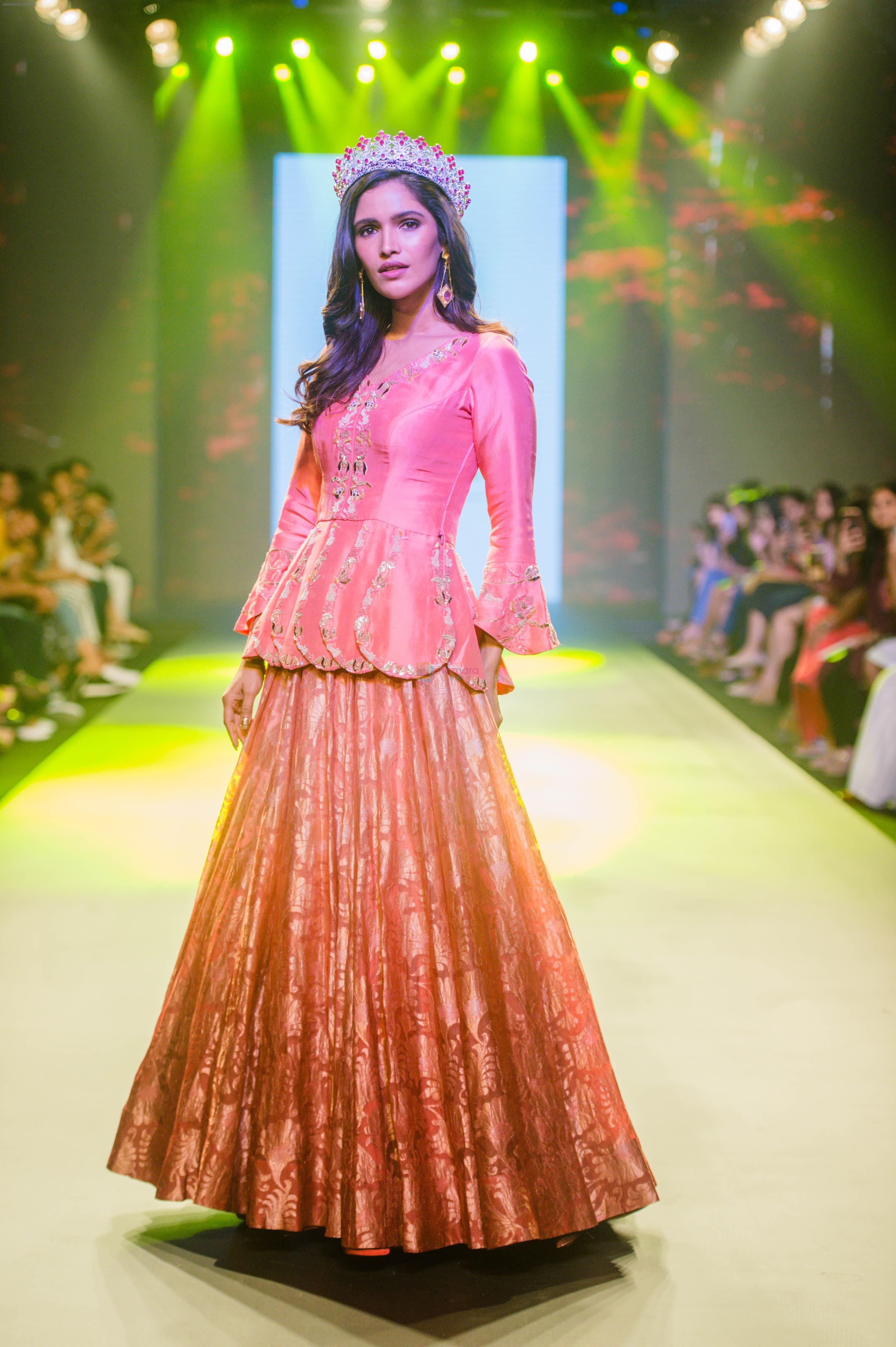 Vartika Singh walk the ramp for Versha Sethi at BTFW 2018 on 14th Oct ...