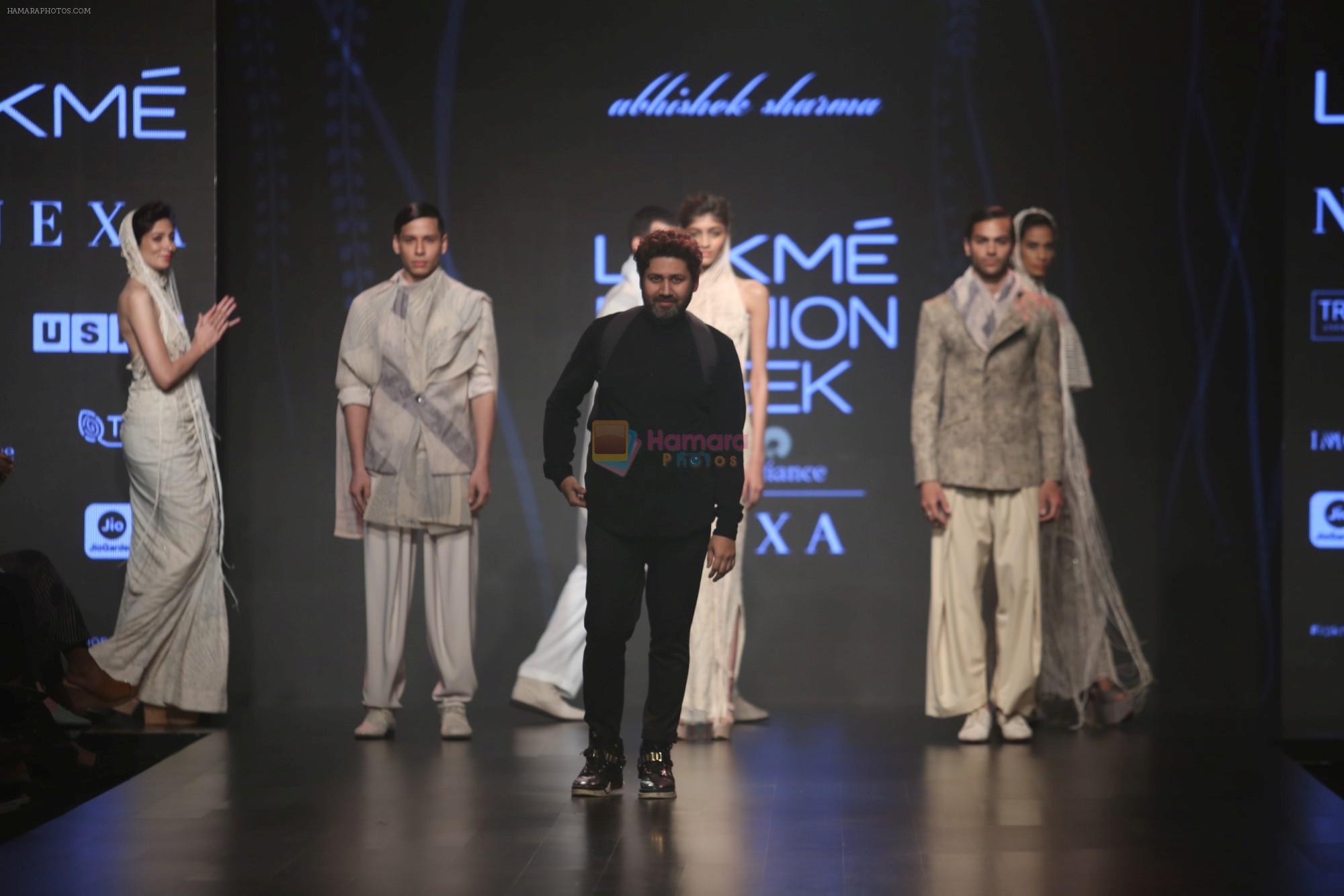 Model Walk the Ramp for Mishru Show at Lakme Fashion Week 2019 on 1st ...