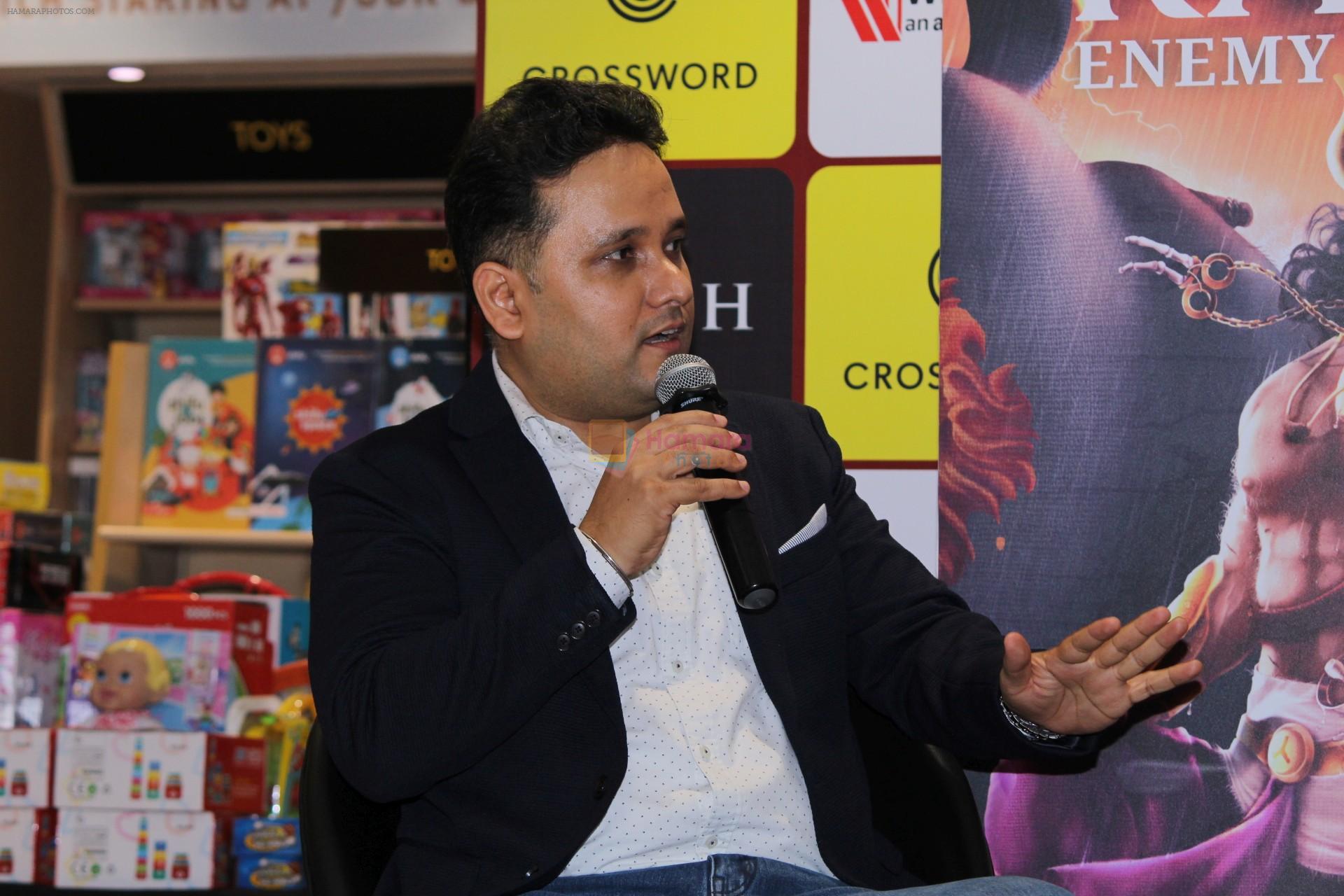 Zoya Akhtar Unveil The Book Of Author Amish Tripathi Raavan Enemy Of ...