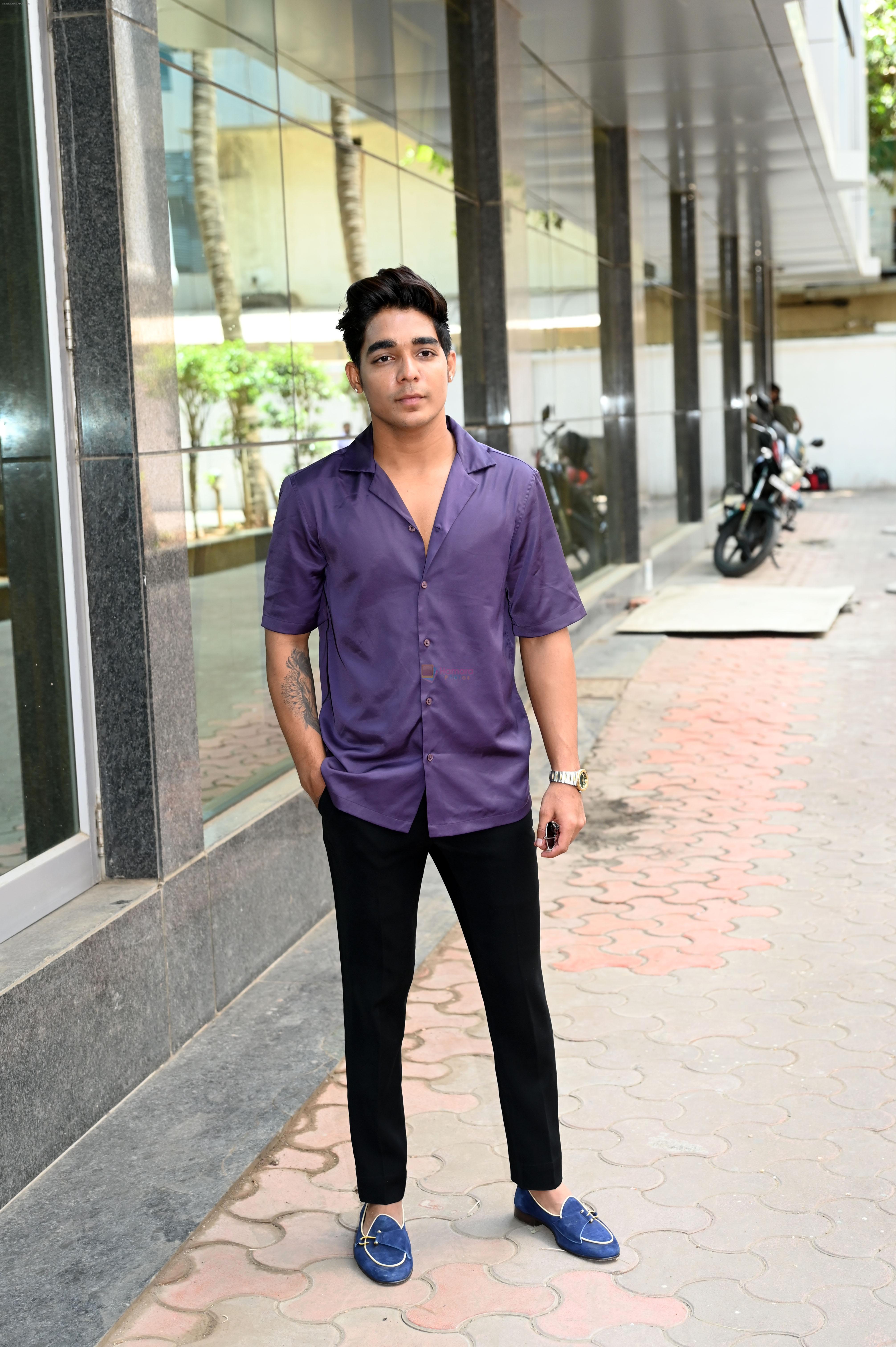 Rohit Zinjurke at the Launch Of new song Zihaal e Miskin / Rohit ...
