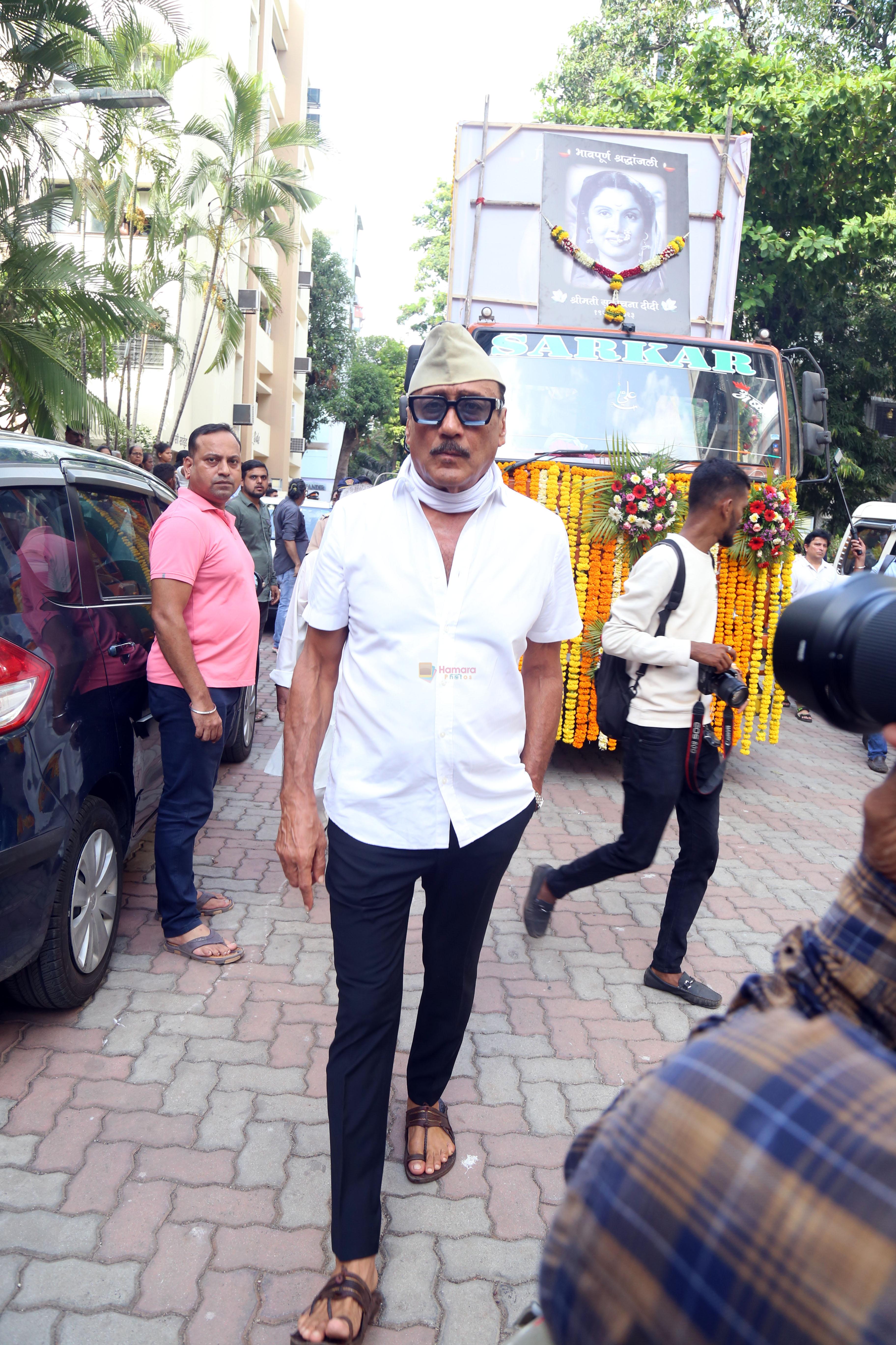 Jackie Shroff gave final respects Sulochana Latkar at her house ...