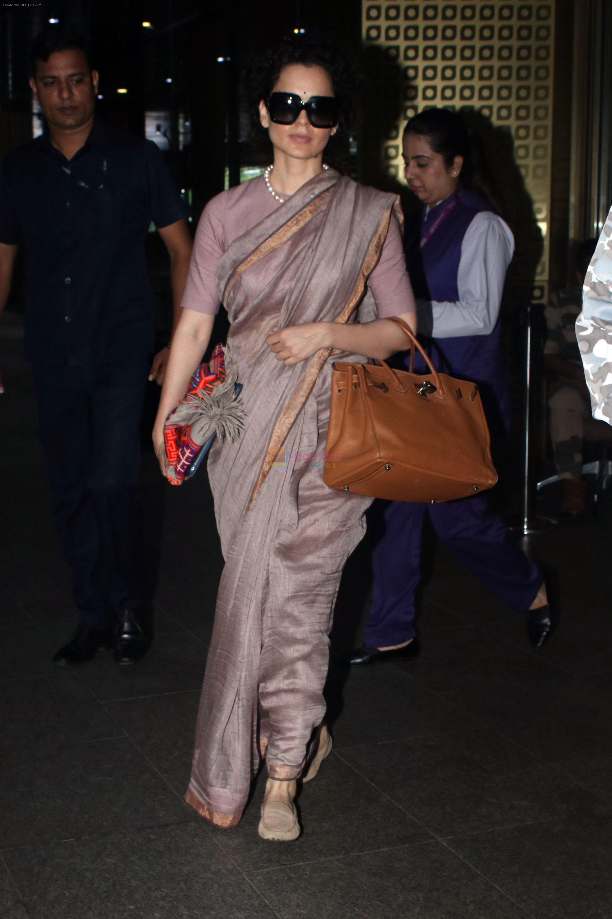 Kangana Ranaut dressed in a saree spotted at airport arrival on 10th ...