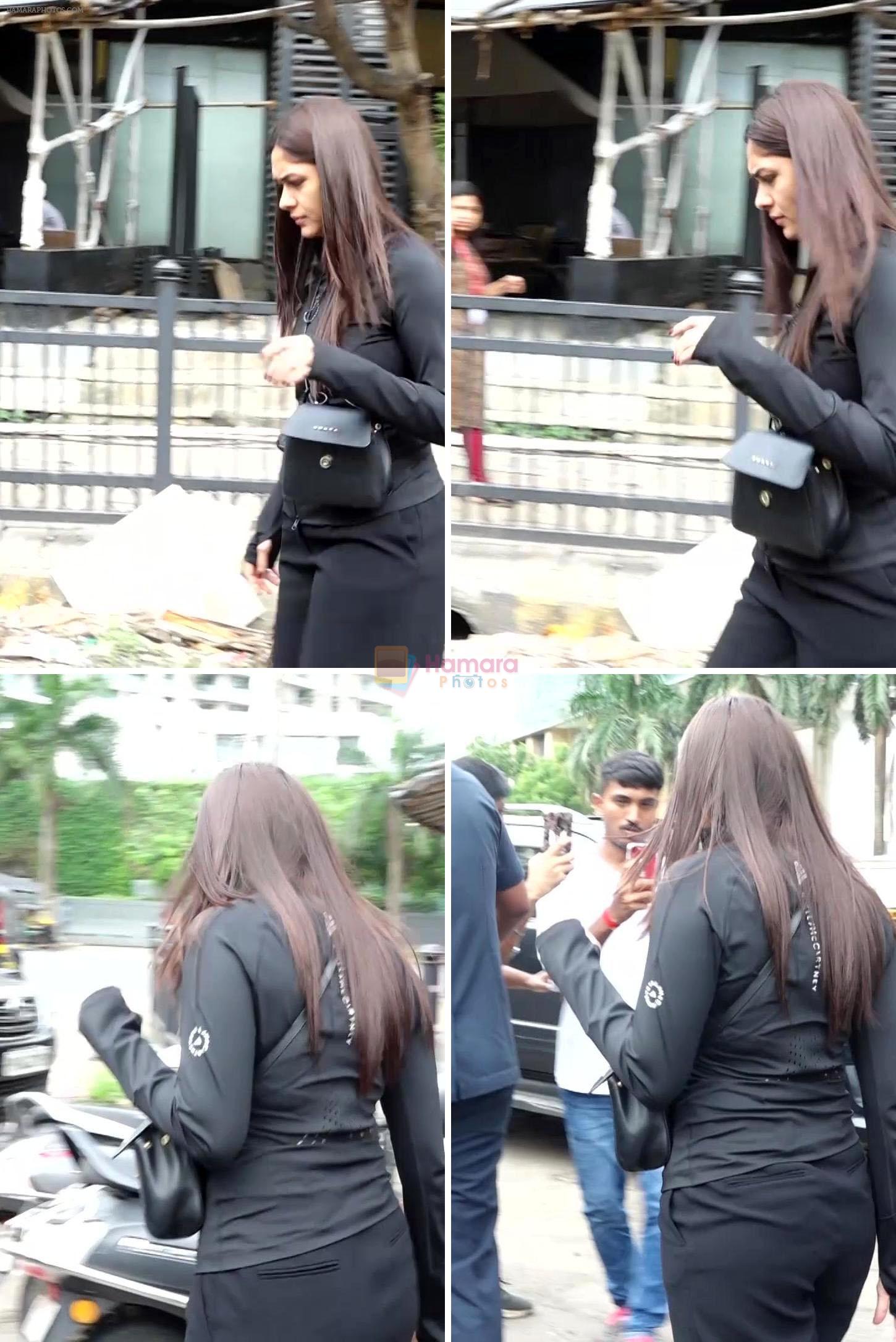 Mrunal Thakur Spotted At Lokhandwala Complex on 18th August 2023 ...