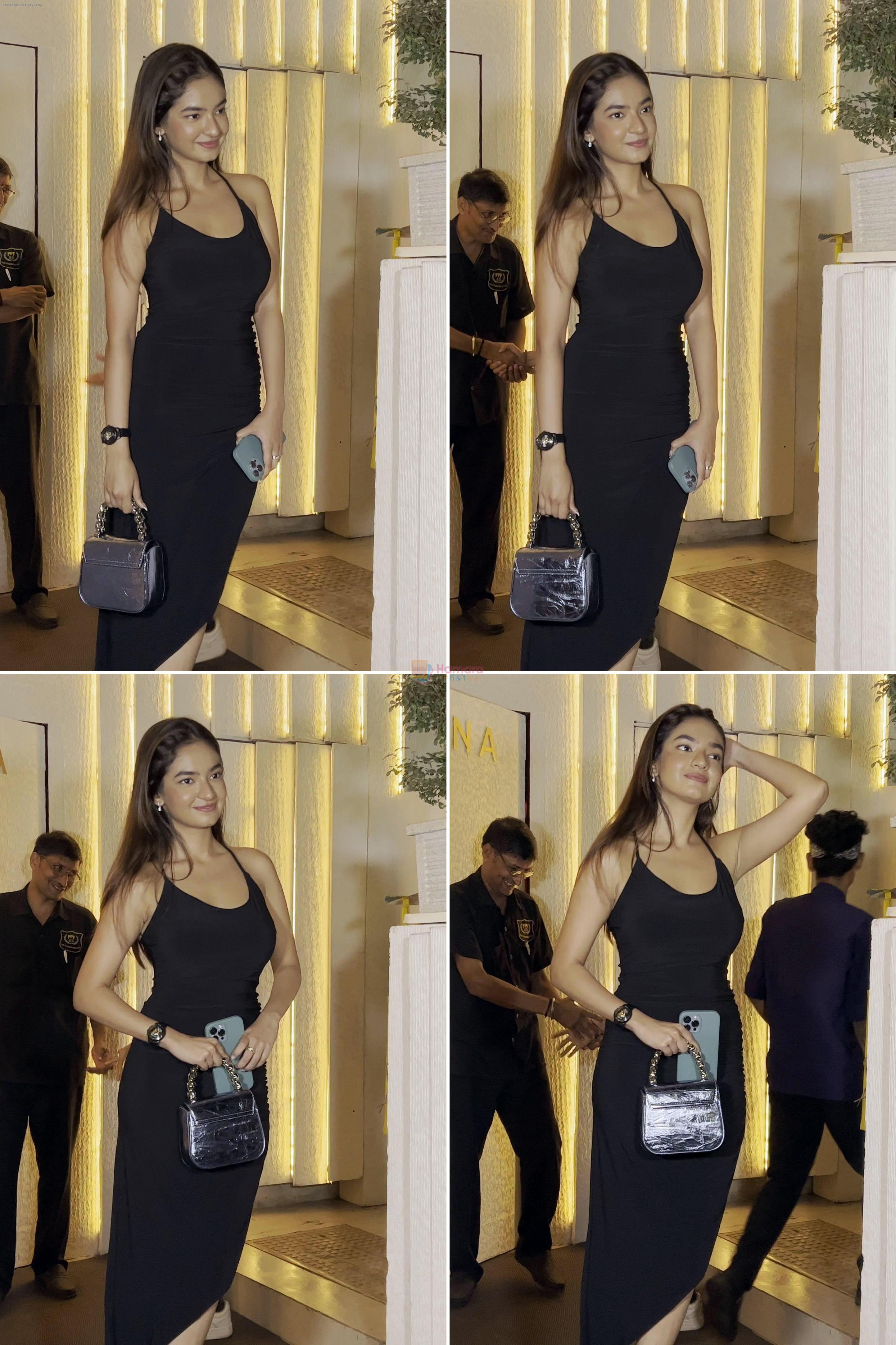 Anushka Sen and Siddharth Nigam spotted at Akina Bandra on 20th August ...