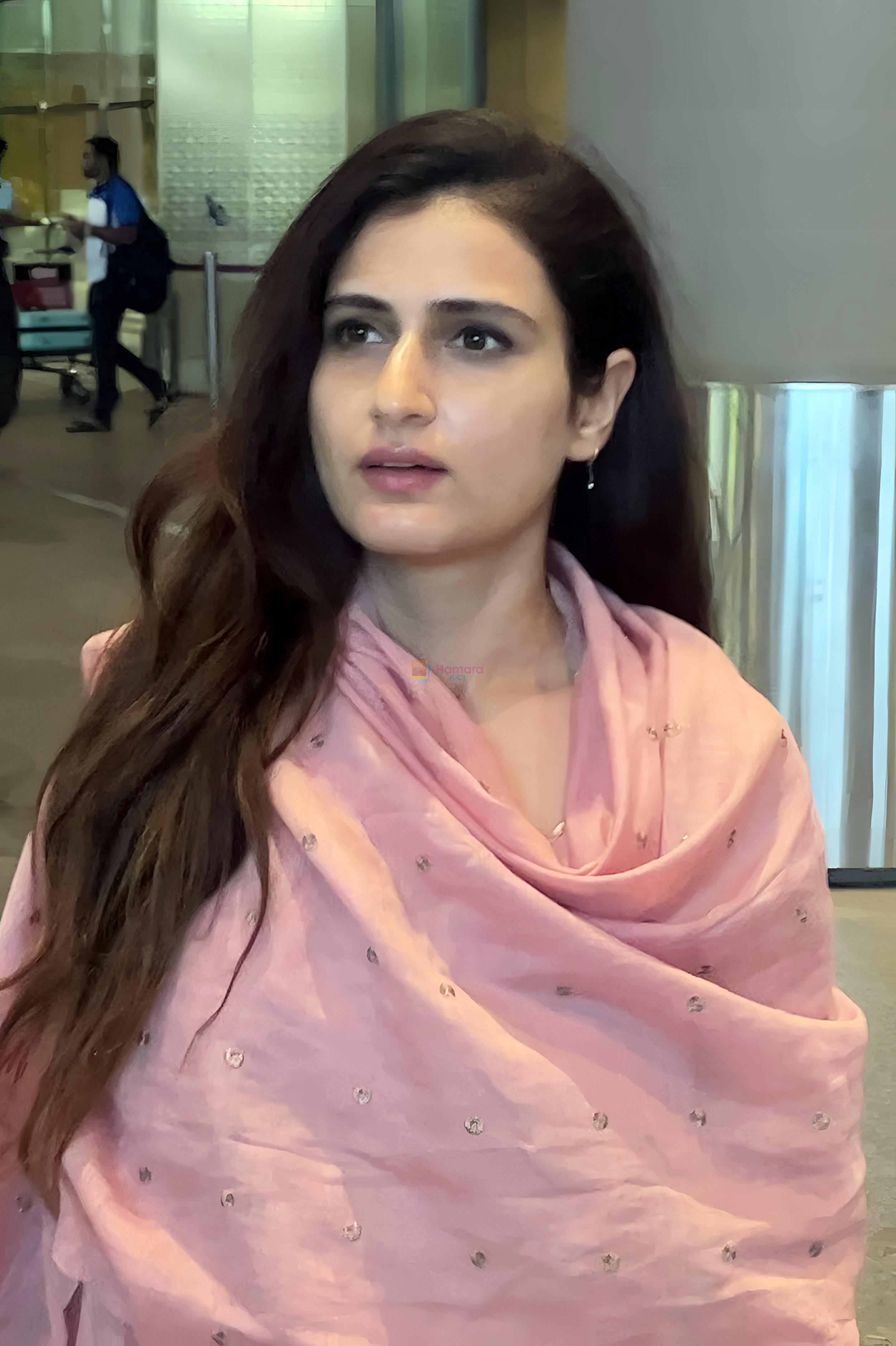 Fatima Sana Shaikh Returns Mumbai Spotted at Airport on 21st August ...