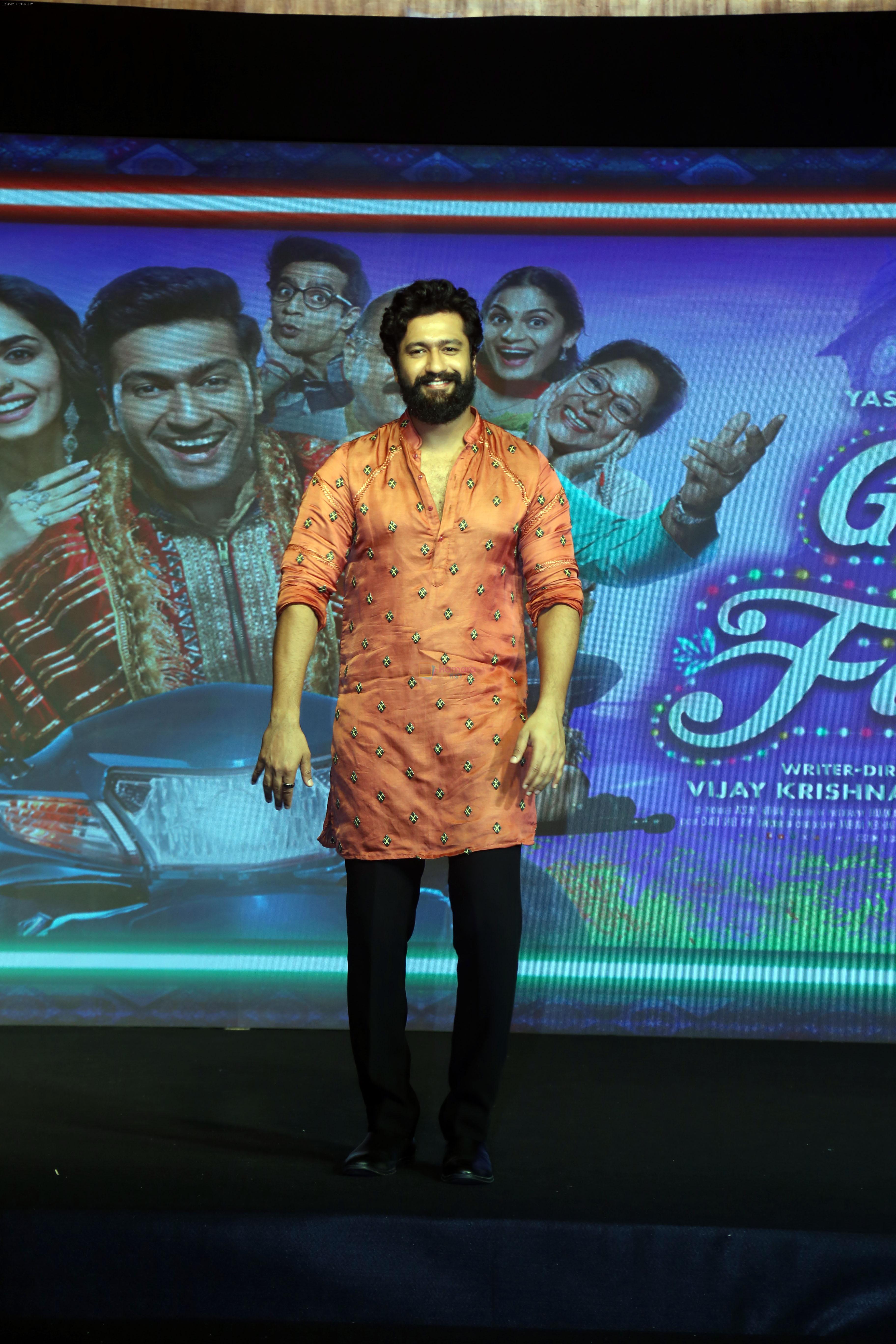 Vicky Kaushal dancing at song Launch of his film The Great Indian ...
