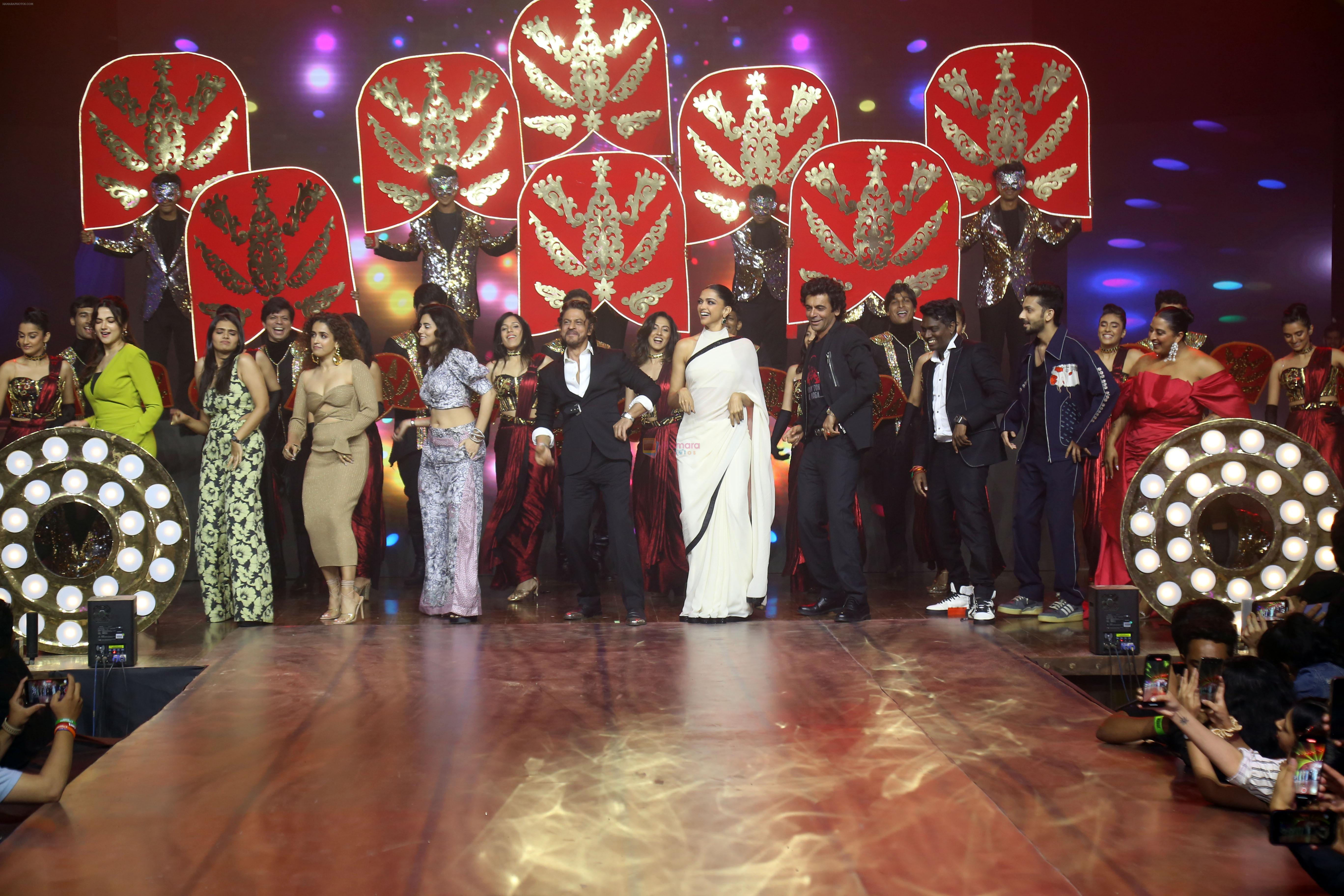 Aaliyah Qureshi, Anirudh Ravichander, Deepika Padukone, Leher Khan ...