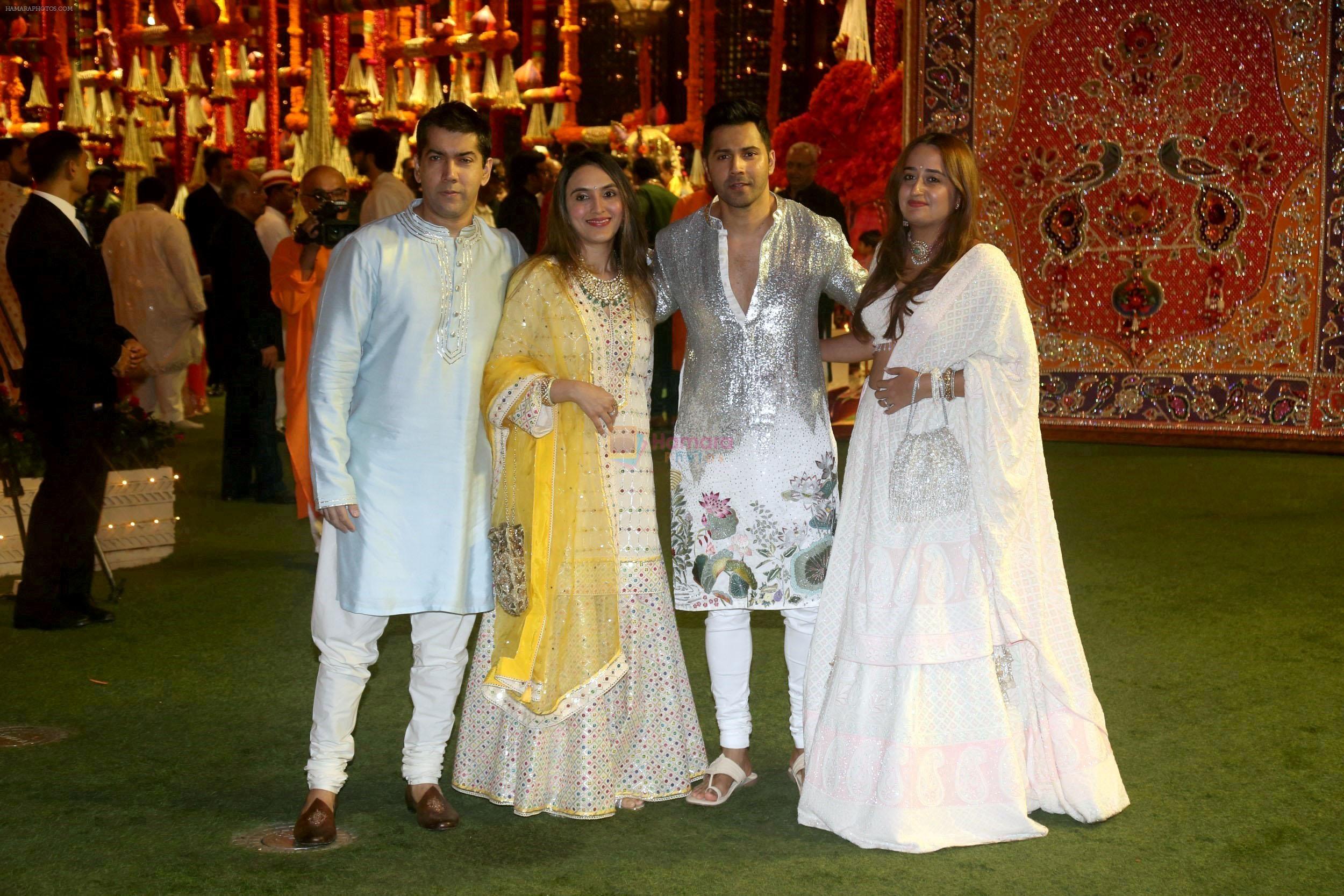 Jaanvi Desai Dhawan, Natasha Dalal, Rohit Dhawan, Varun Dhawan at ...