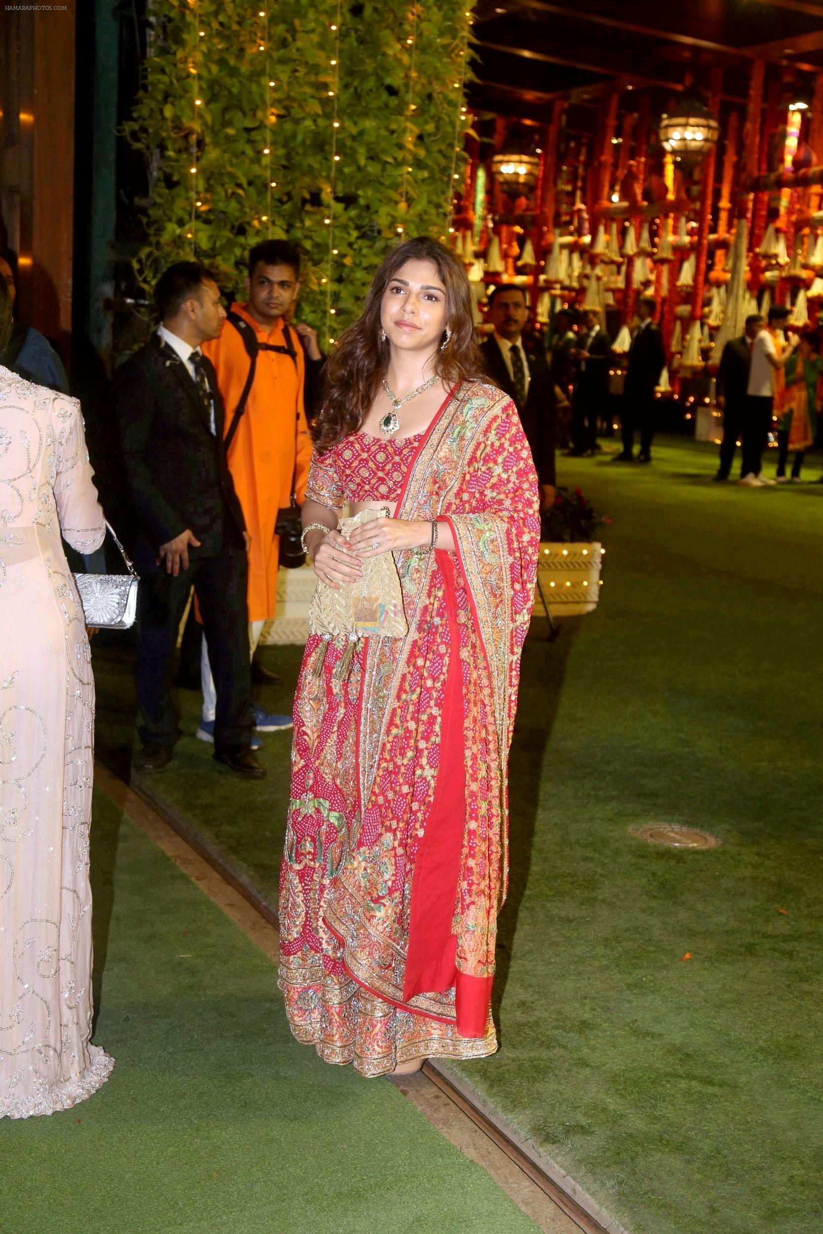 Sharmin Segal at Ambani House Antilia for Ganpati Darshan on 19th Sept ...
