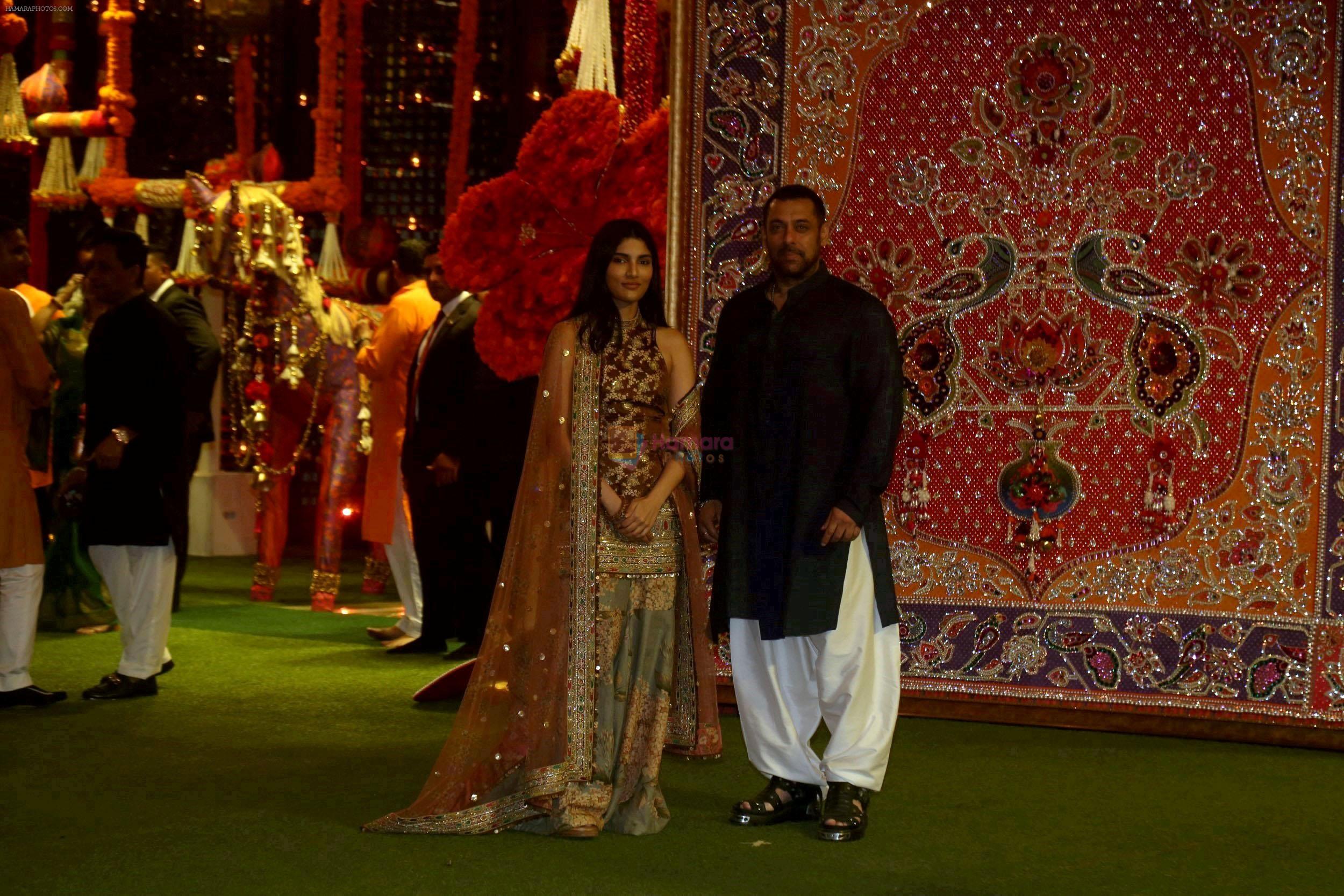 Alizeh Agnihotri, Salman Khan at Ambani House Antilia for Ganpati ...