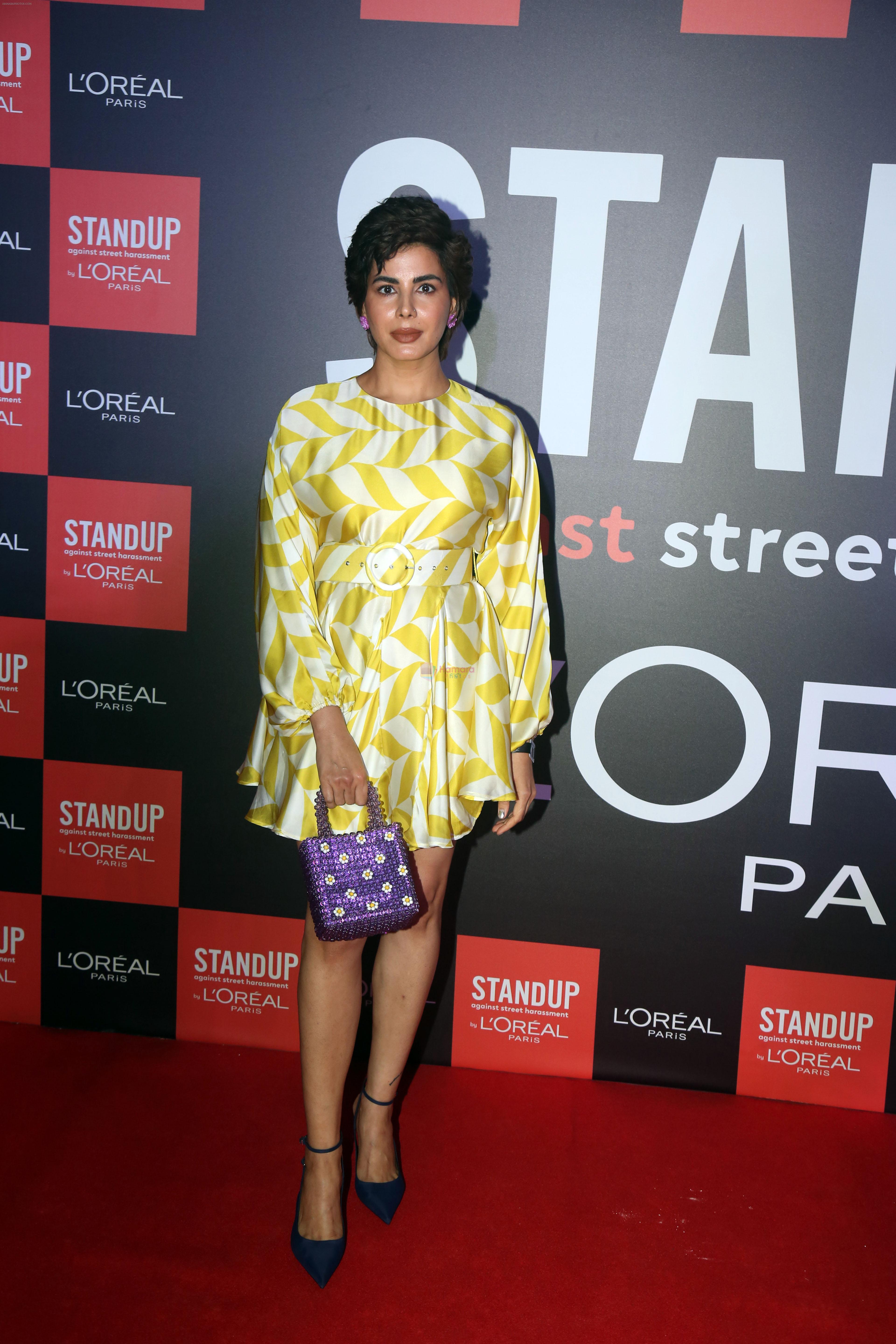 Kirti Kulhari on the Red Carpet of The LOreal Paris Campaign on 4th Oct ...