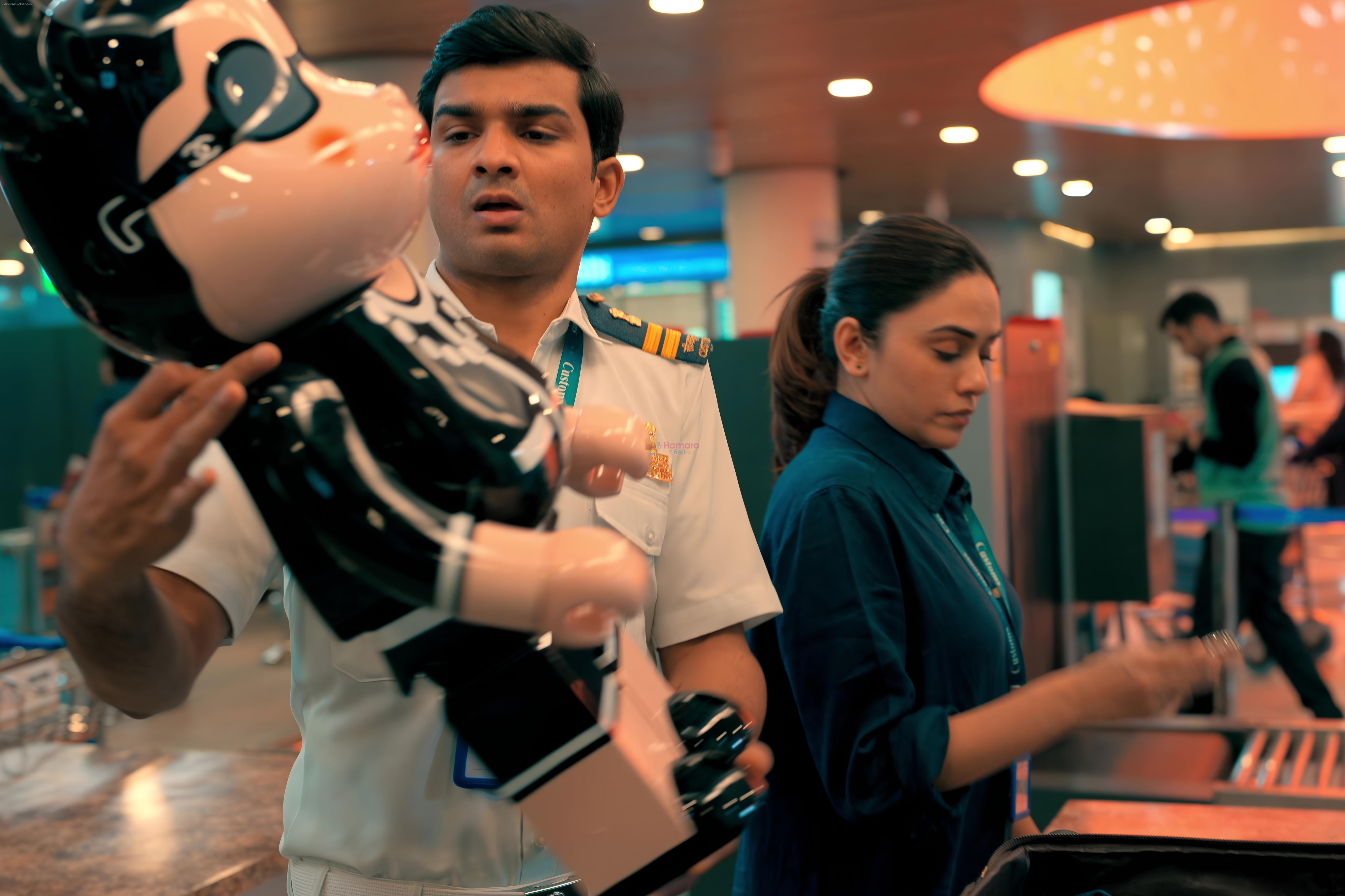 Akash Ayyar, Amruta Khanvilkar in Taskaree - The Smugglers Web Series ...