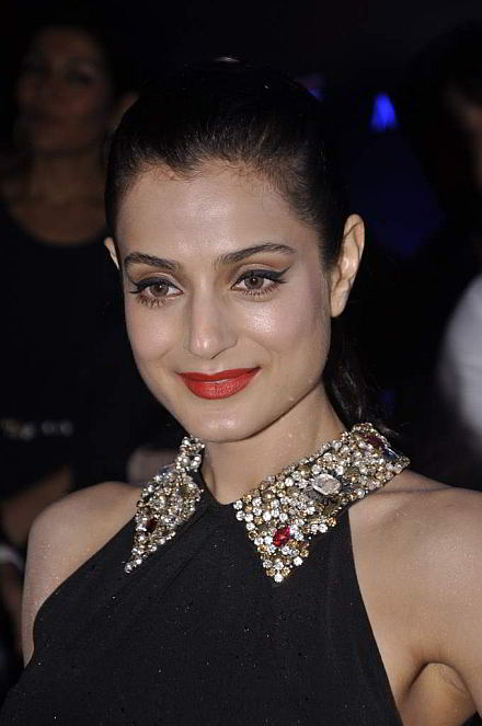 Ameesh Patel being a desi mother for her Desi Magic