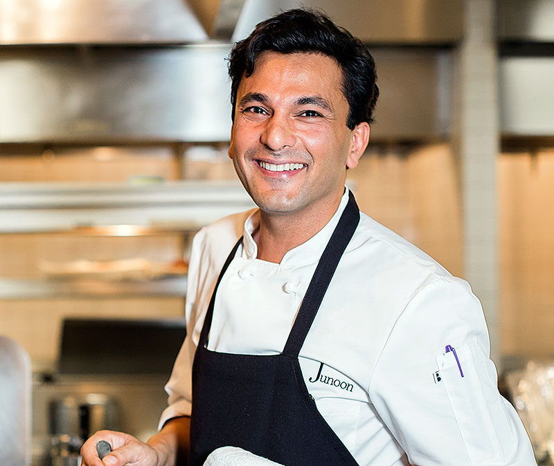 Vikas Khanna takes Lata’s blessings for ‘MasterChef India’