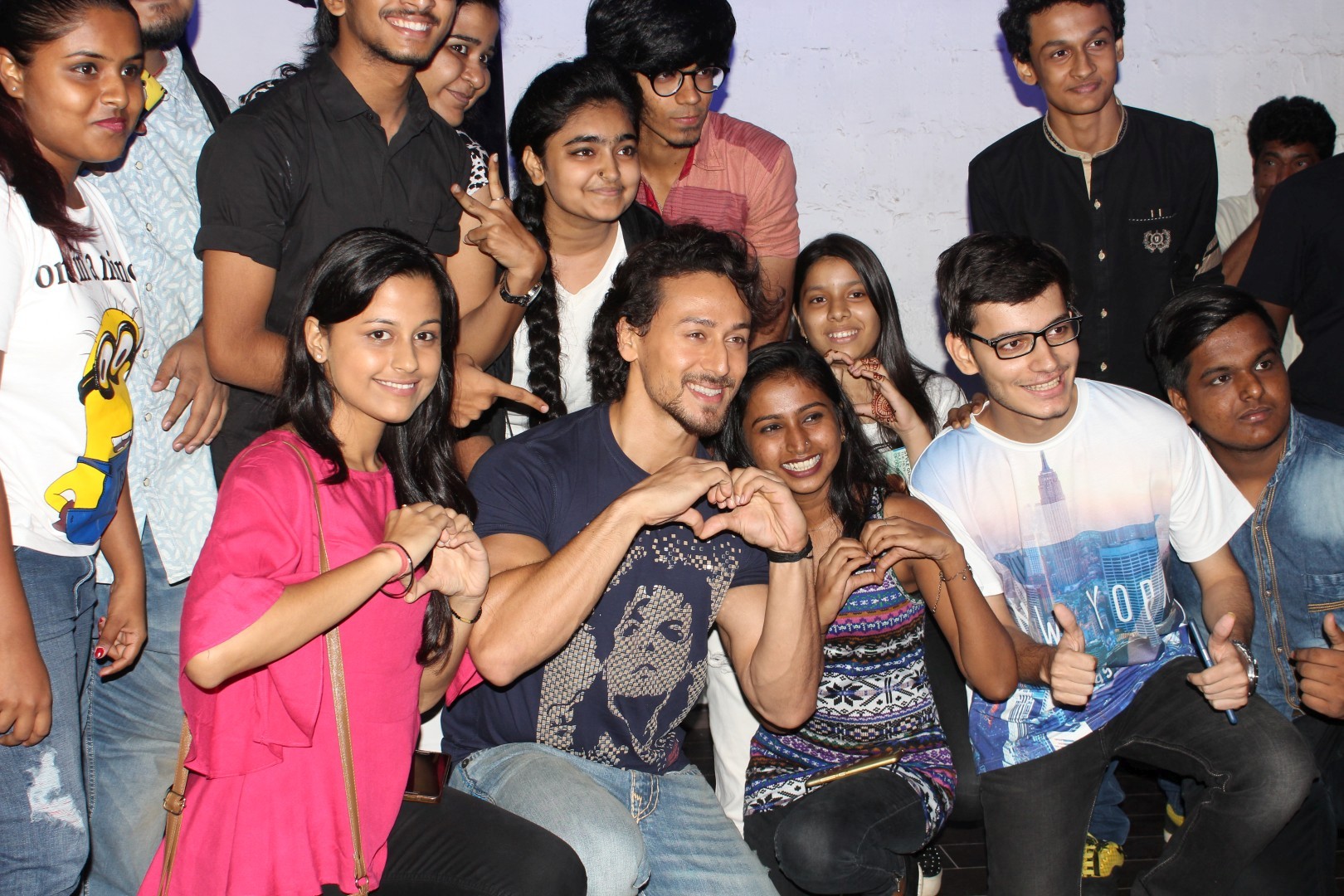 Tiger Shroff Unveils Graffiti Artwork Of Ravi Kaul
