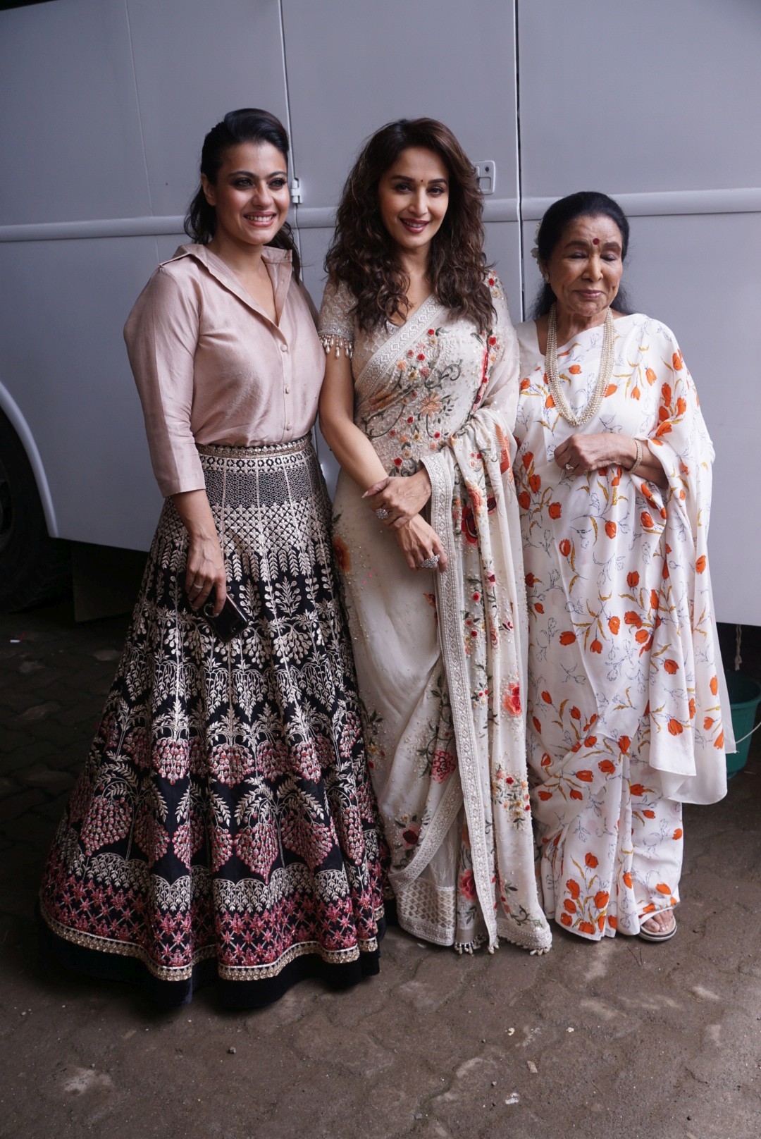 Asha Bhosle, Kajol, Madhuri Dixit On The Sets Of Colors Show Dance Deewane