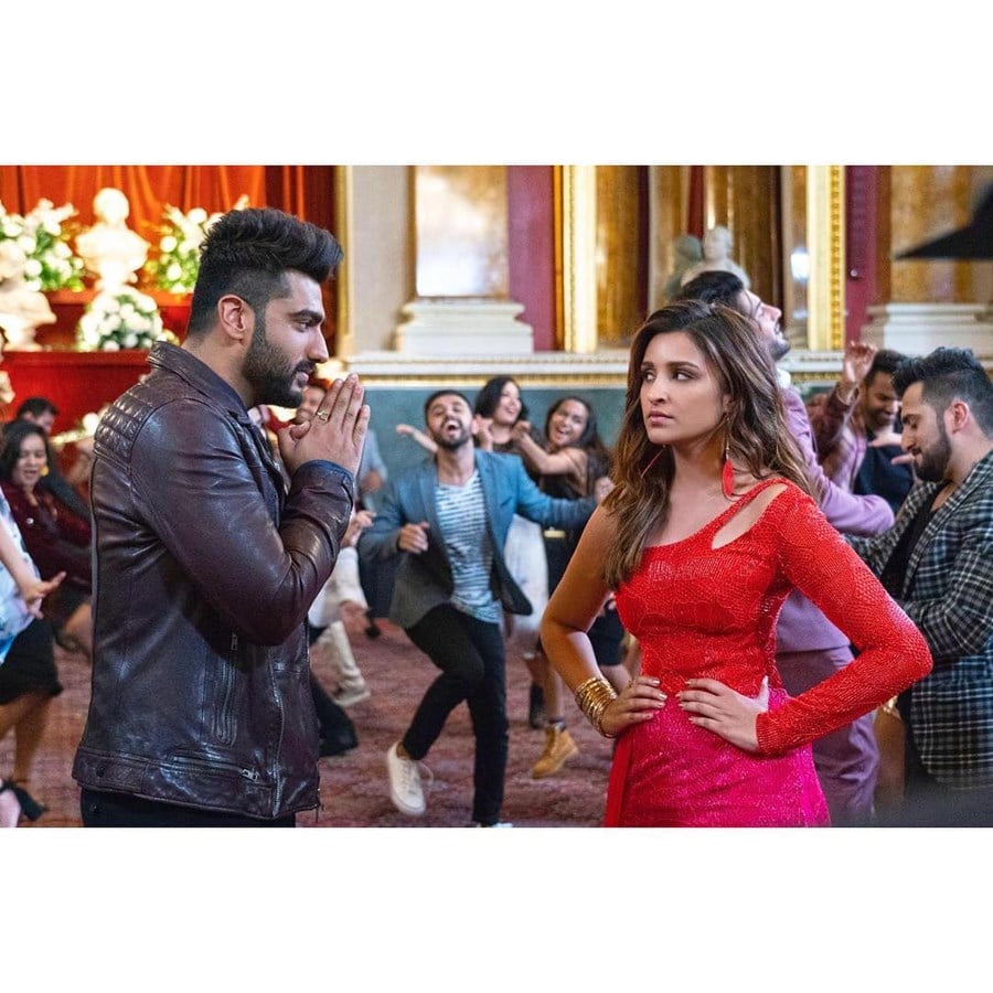 Arjun Kapoor And Parineeti Chopra Grooving in Bhare Bazaar