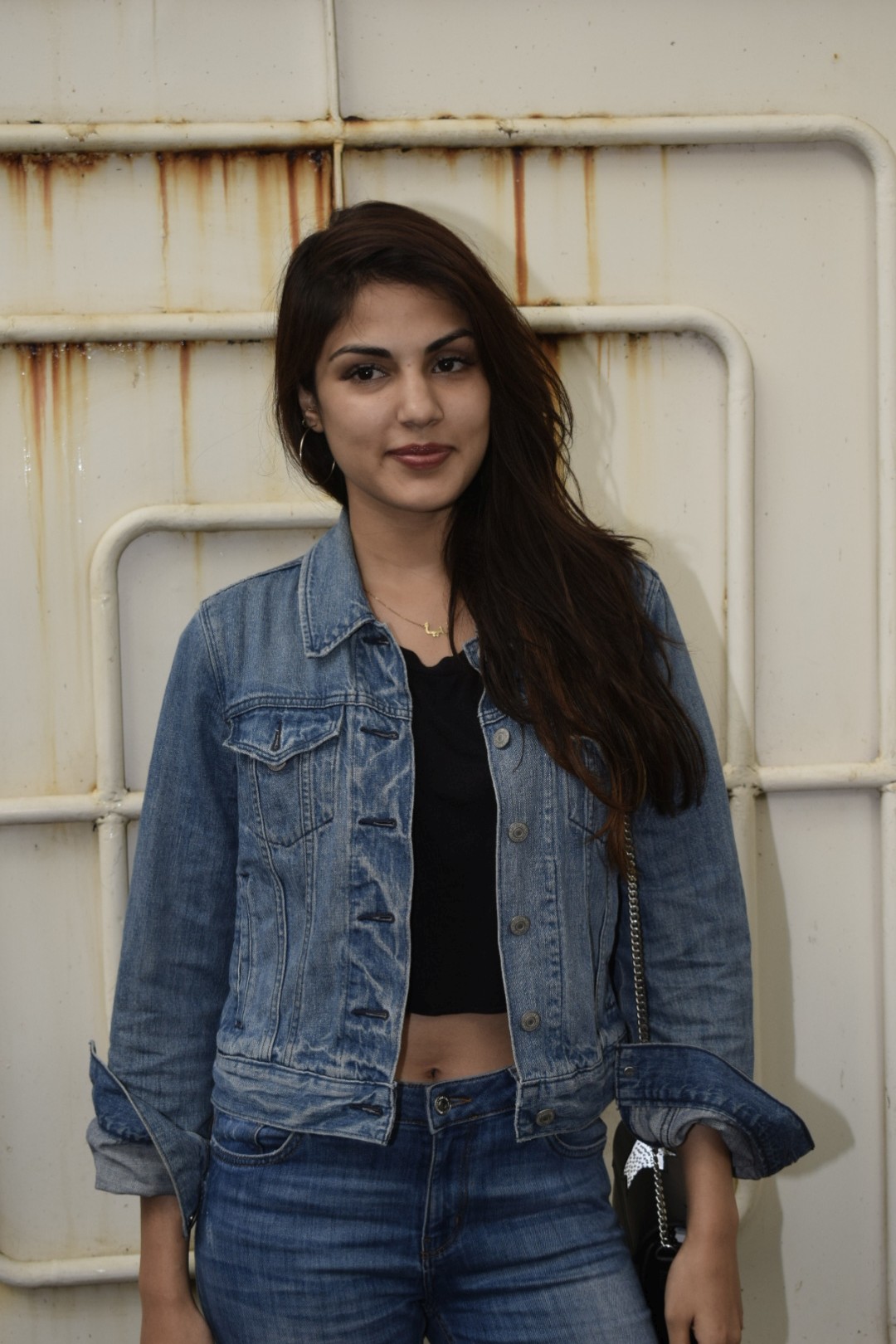 Rhea Chakraborty Spotted At Sunny Sound Juhu