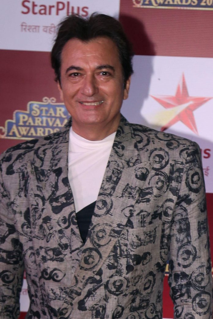 Avinash Wadhawan at the Star Parivaar Awards 2023