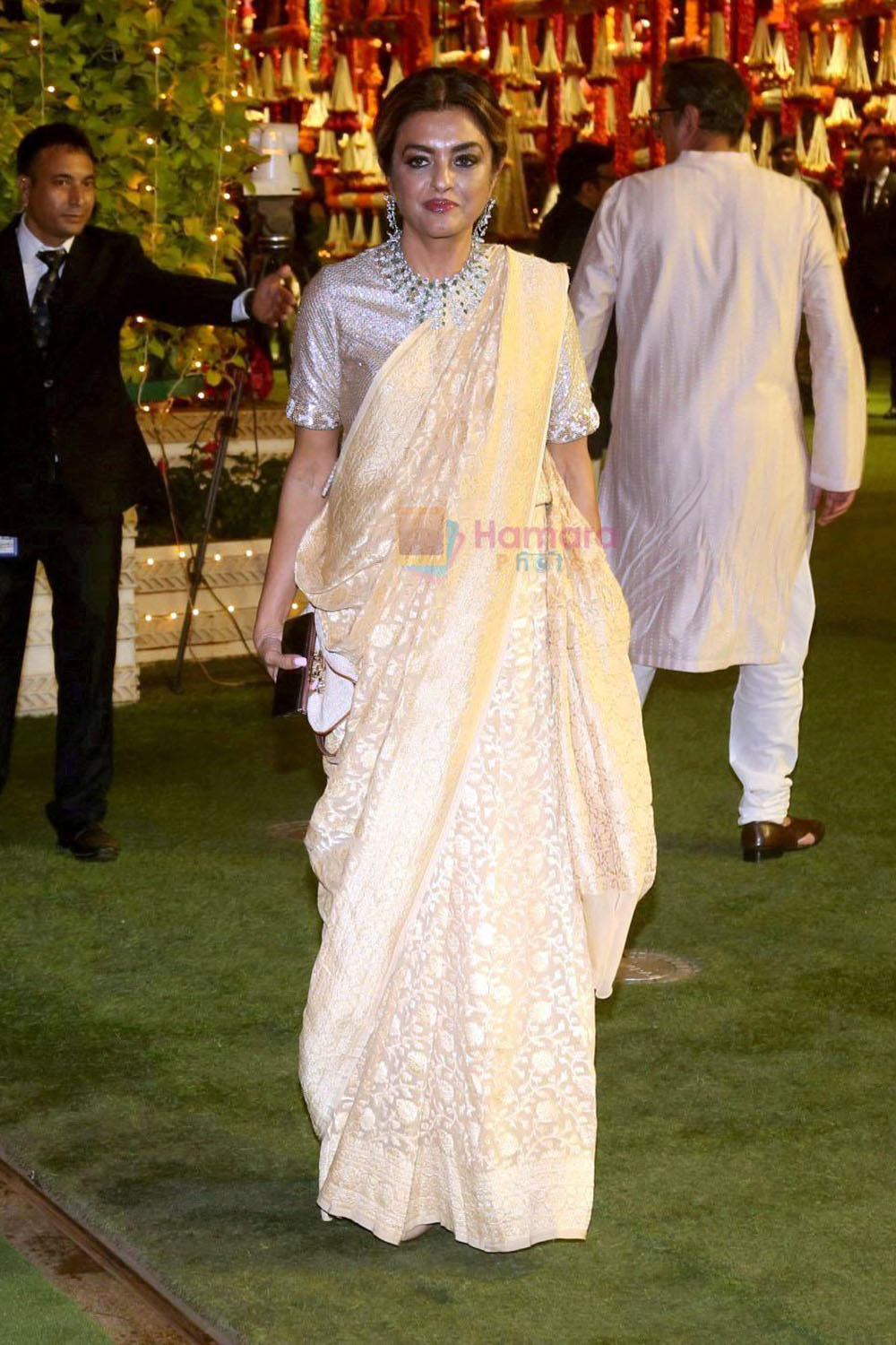 Chhaya Momaya at Ambani House Antilia for Ganpati Darshan