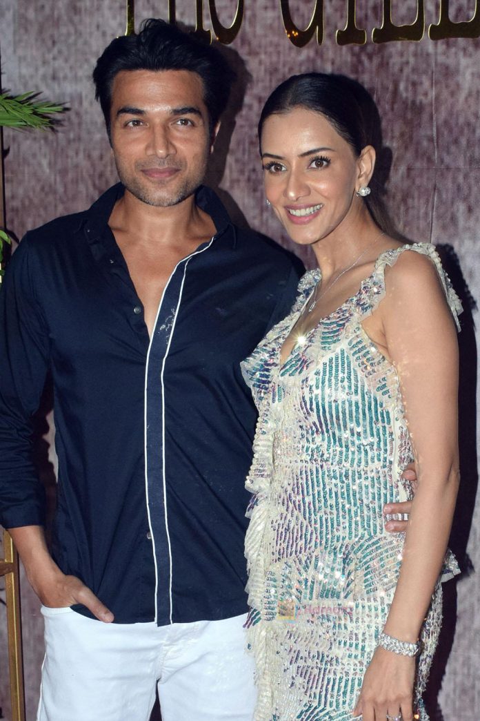 Gautam Gupta, Smriti Khanna attends the party of Amrit Berar