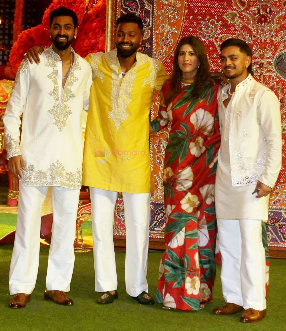 The Pandya brothers at Antilia for Ganpati Darshan