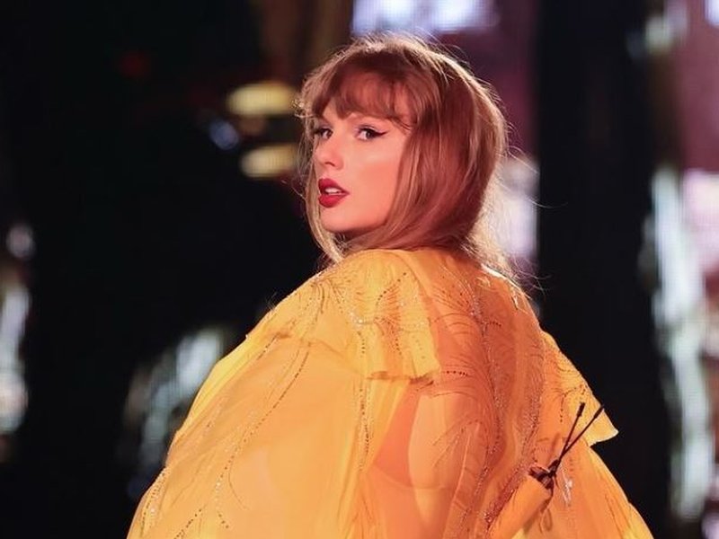 Taylor Swift Announces 12th Studio Album 'The Life of a Showgirl'