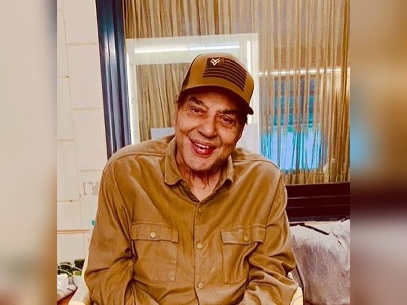Dharmendra Shares Meaningful Couplets on Instagram