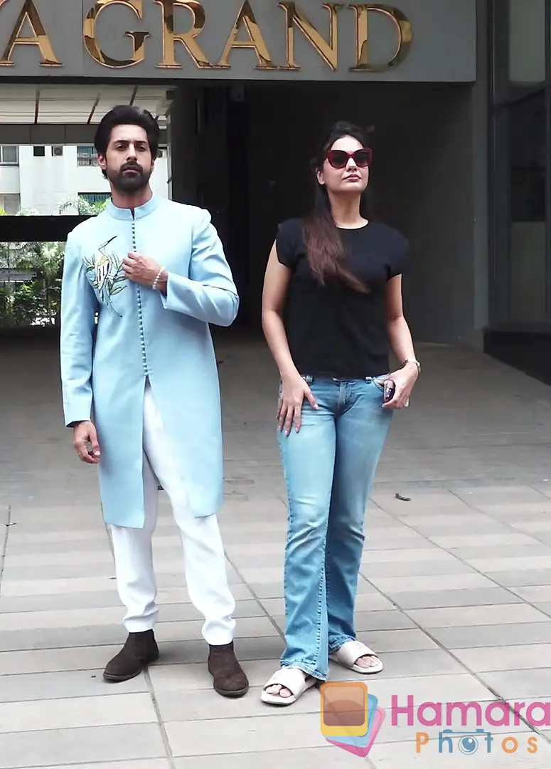 Divya Agarwal & Akshay Bindra Spotted At Andheri 3-Aug-2025