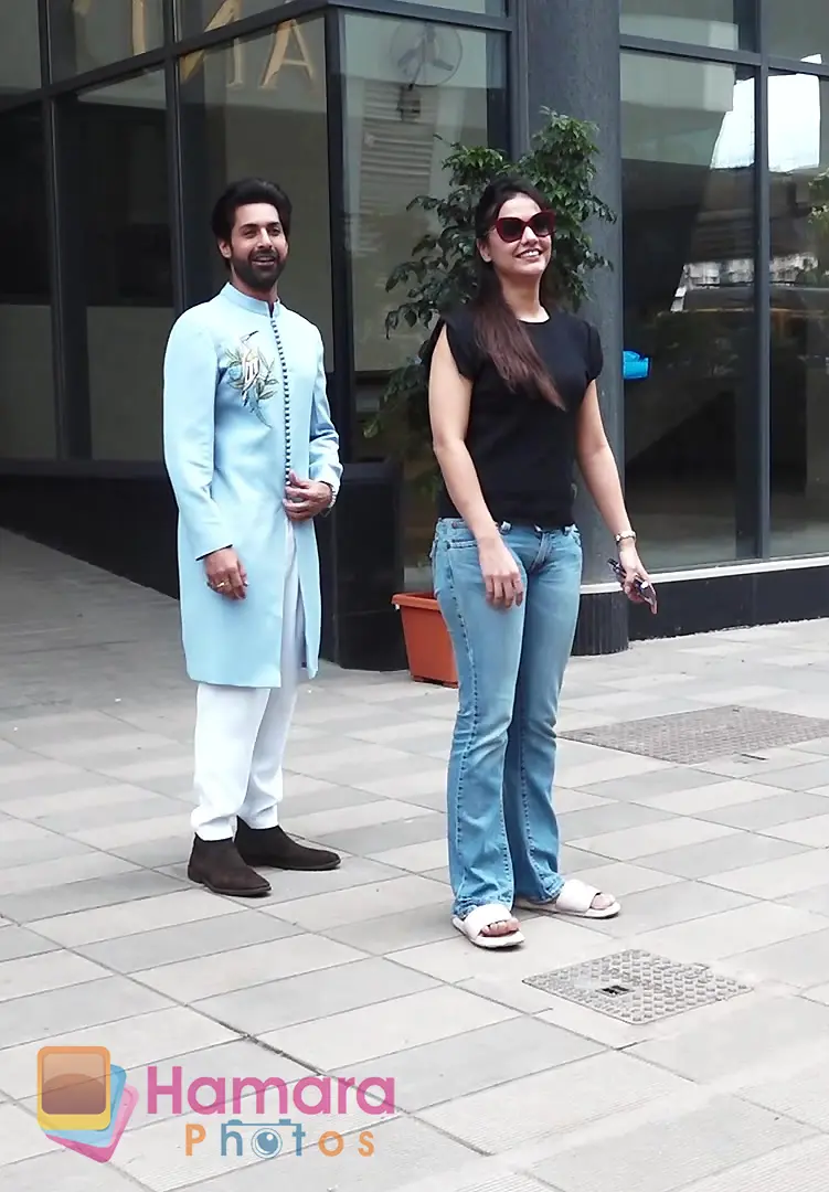 Divya Agarwal & Akshay Bindra Spotted At Andheri 3-Aug-2025