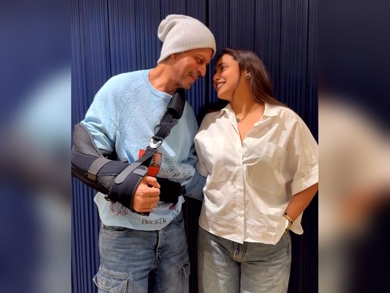 SRK & Rani Mukerji Celebrate National Awards With Romantic Dance