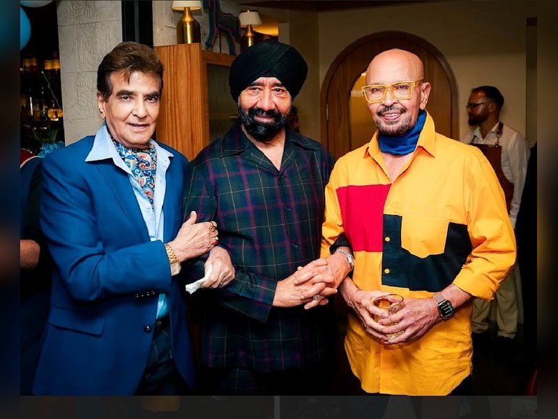 Rakesh Roshan’s 76th Birthday with Jeetendra, Prem Chopra, Jackie Shroff
