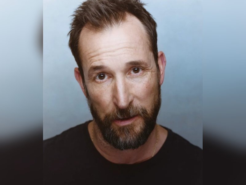 Noah Wyle Wins Emmy for Lead Actor in Drama